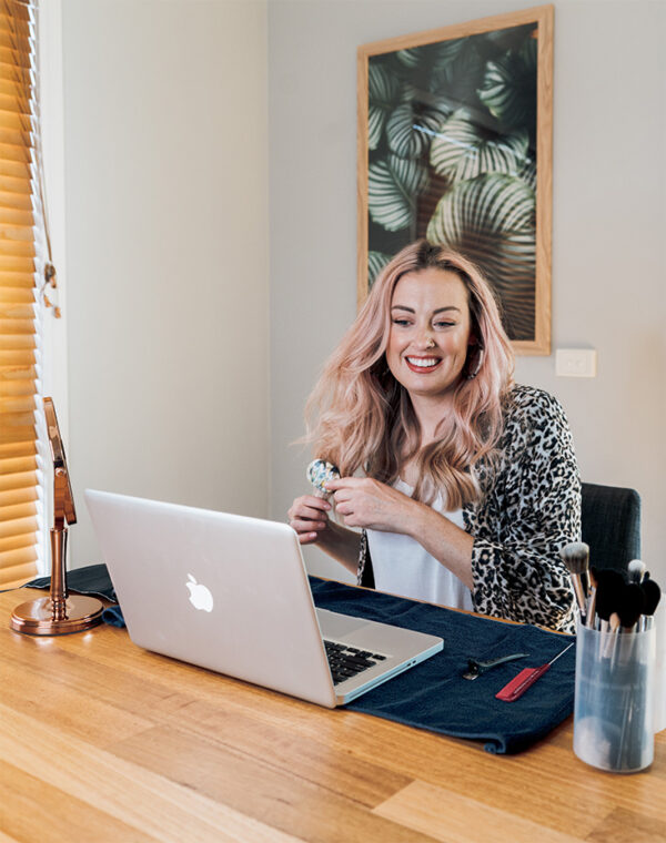 About CC ⋆ CarlieChriste